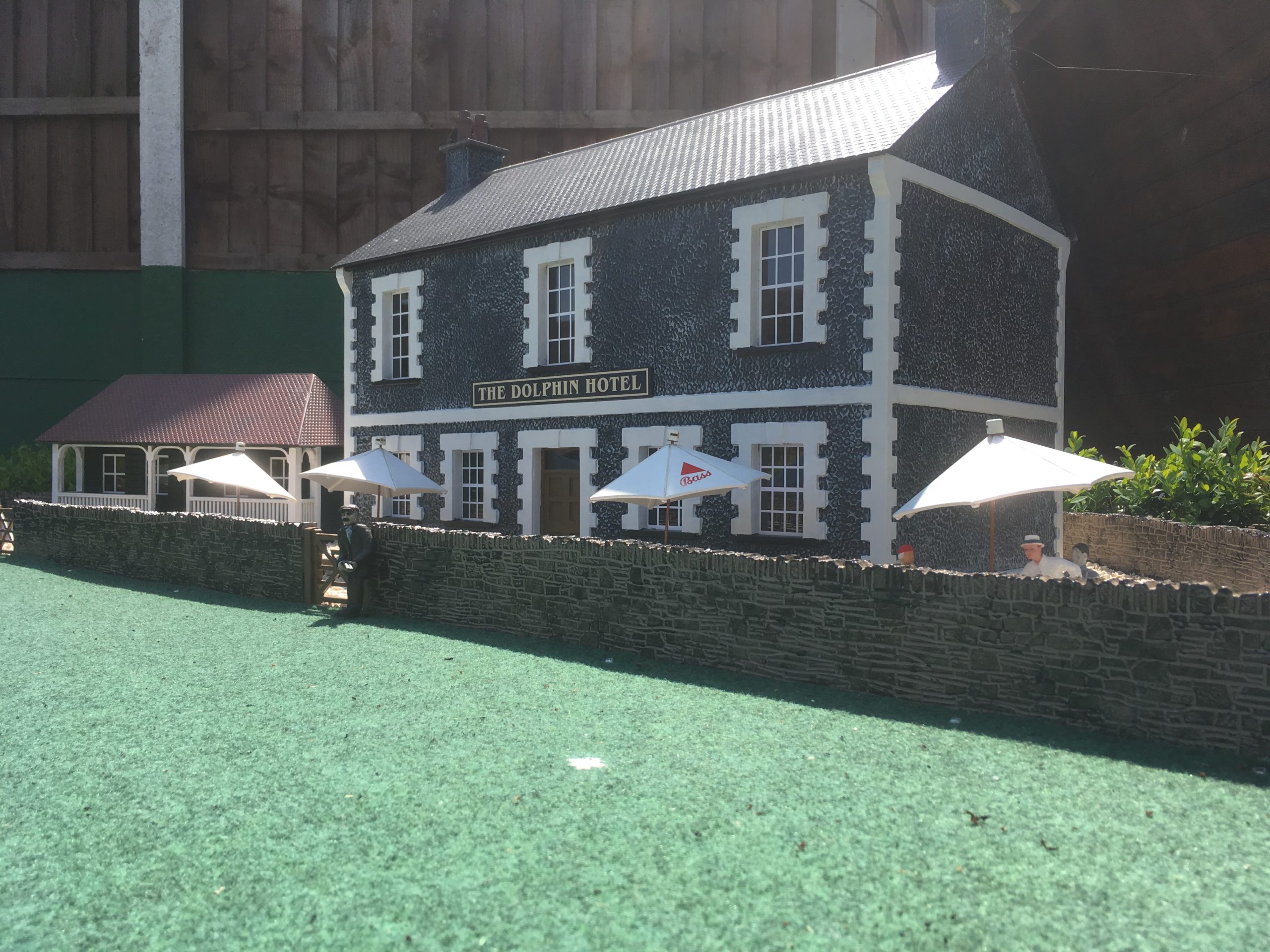 16mm Dolphin Pub – Brunel Models