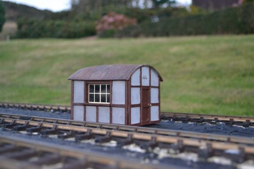 Gauge 1 Asbestos & Timber Line Side Hut BM040 – Brunel Models