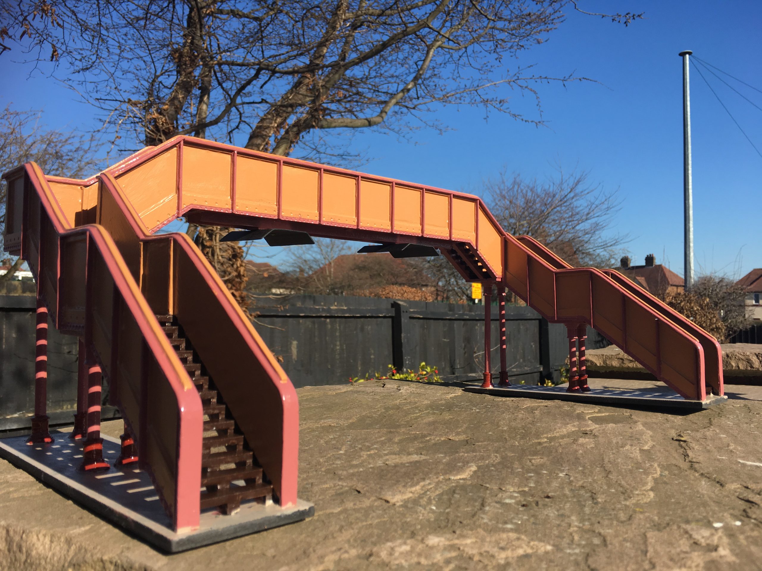 Gauge 1 Bespoke Concrete and Cast Iron Footbridge – Brunel Models