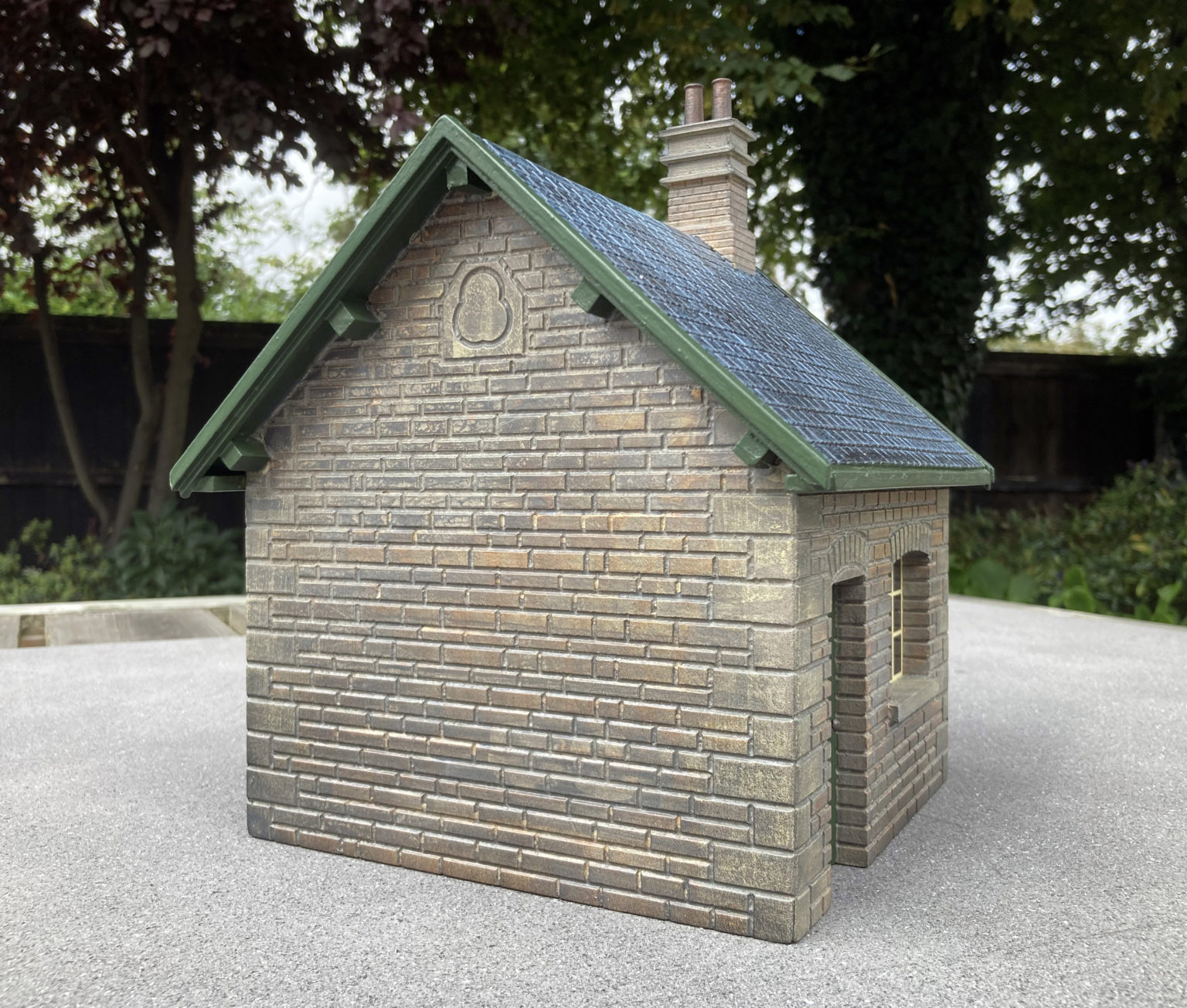 GAUGE 3 Stone Lineside Building (Pitched Roof) – Brunel Models